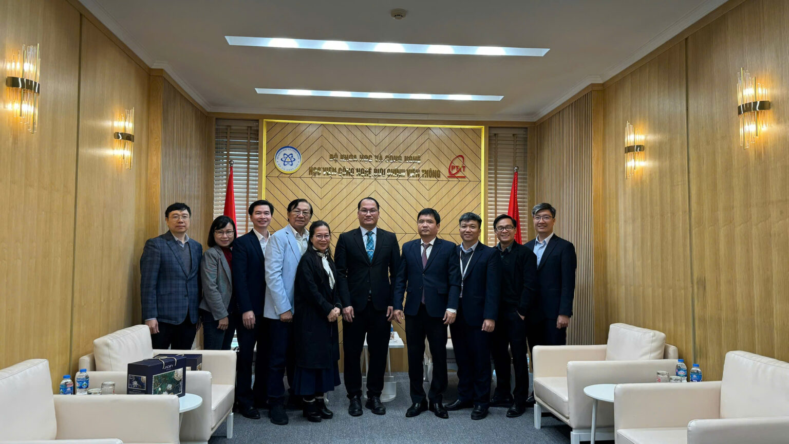 PTIT Leaders Welcome Professor from San Jose State University (SJSU ...